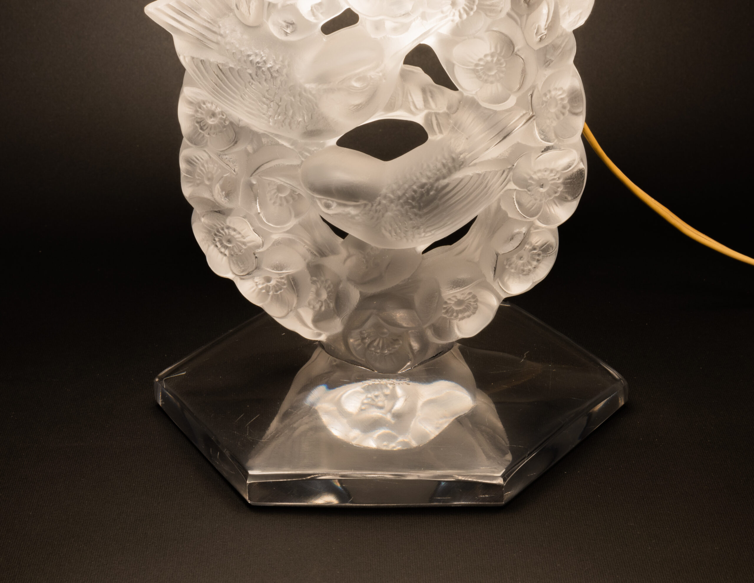 Lalique - Model "Mesange" Table lamps - Antiques Emporium